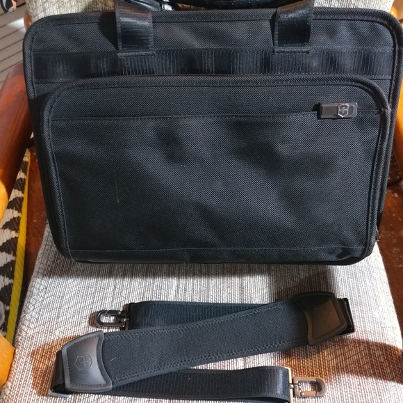 Victorinox | Bags | Victorinox Laptop Breifcase | Poshmark